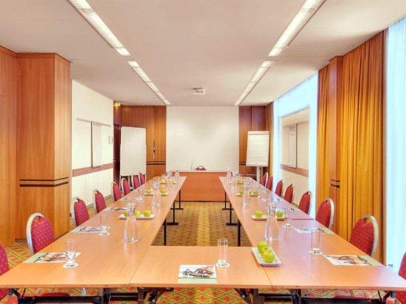 Hotel Courtyard By Marriott Linz, Österreich - jetzt buchen, Preise für ...