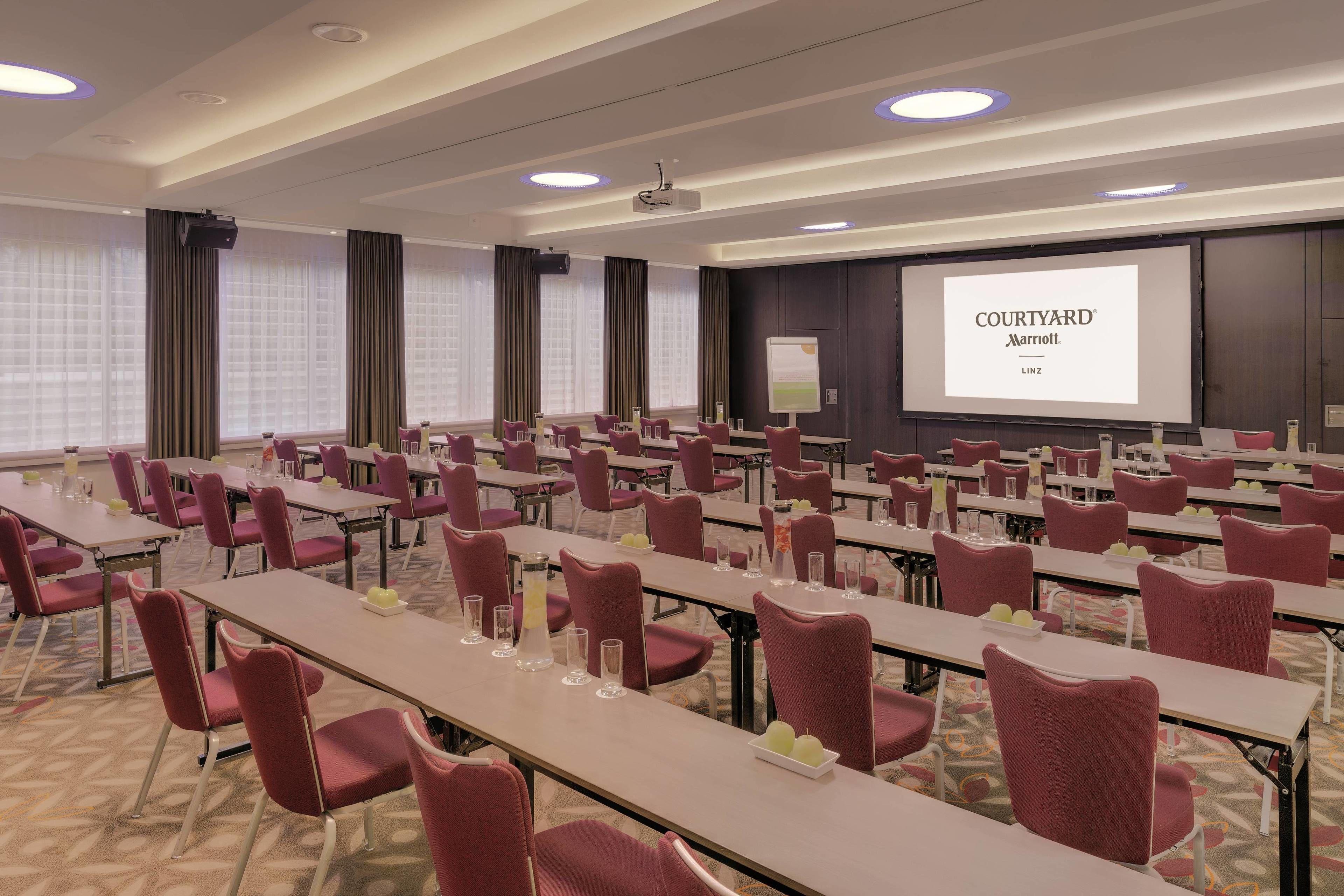 Hotel Courtyard By Marriott Linz, Österreich - jetzt buchen, Preise für ...