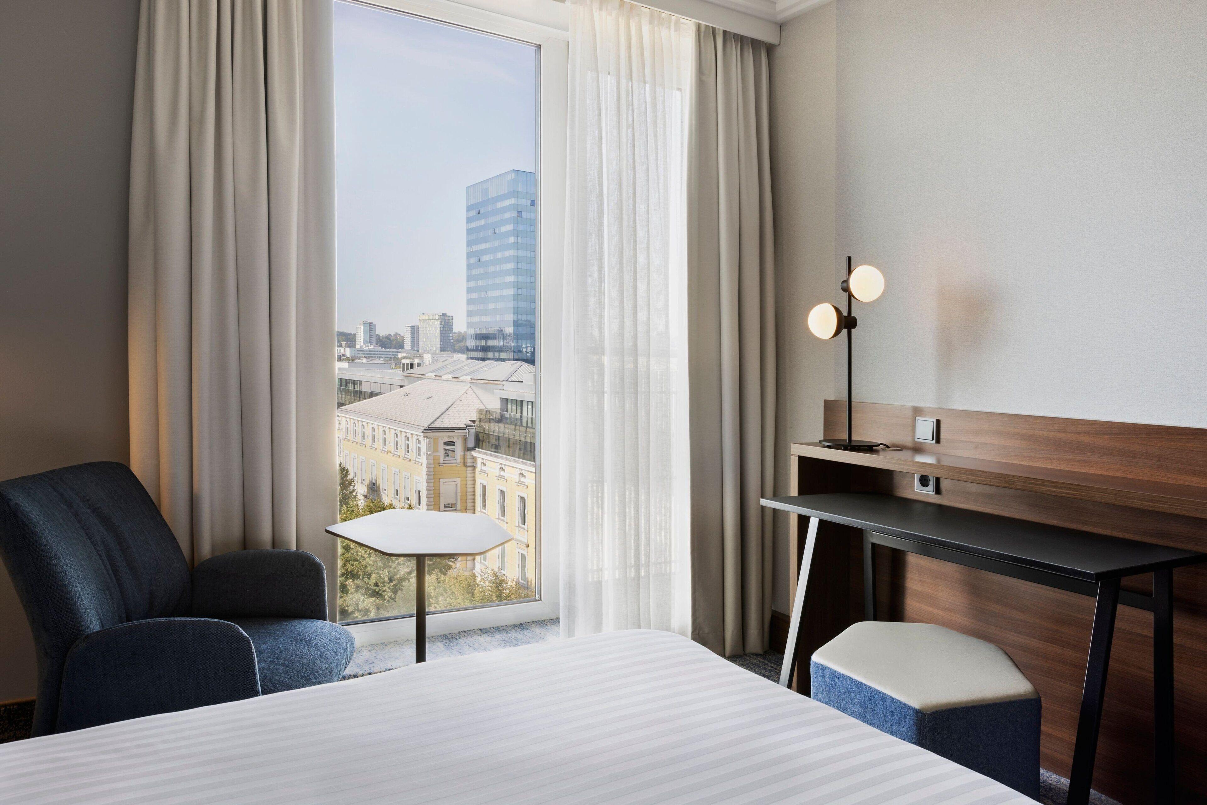 Hotel Courtyard By Marriott Linz, Österreich - jetzt buchen, Preise für ...